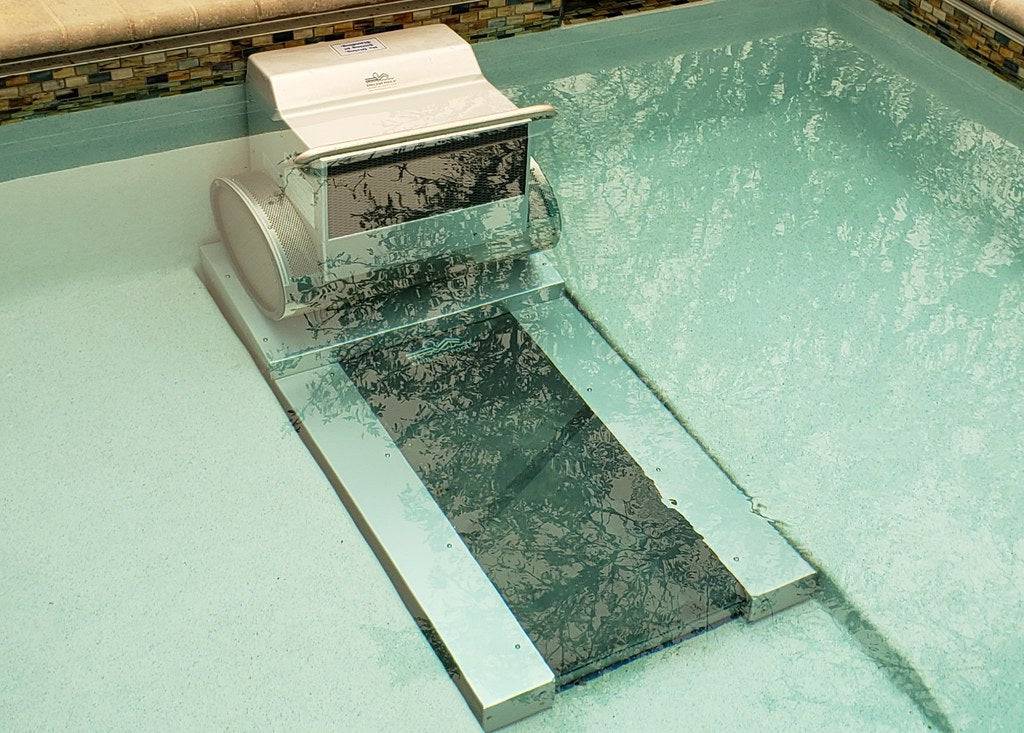 ENDLESS POOLS Hydrostride™ Underwater Pool Treadmill | LUXUSFIT Luxury ...